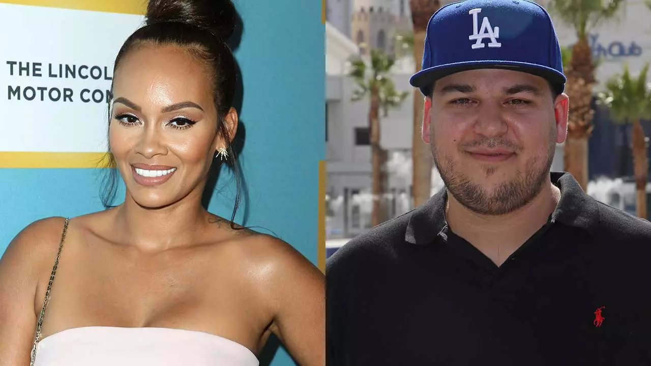 KUWK: Evelyn Lozada Flirts Nrog Rob Kardashian Tom Qab Pom Nws Hloov Pauv!