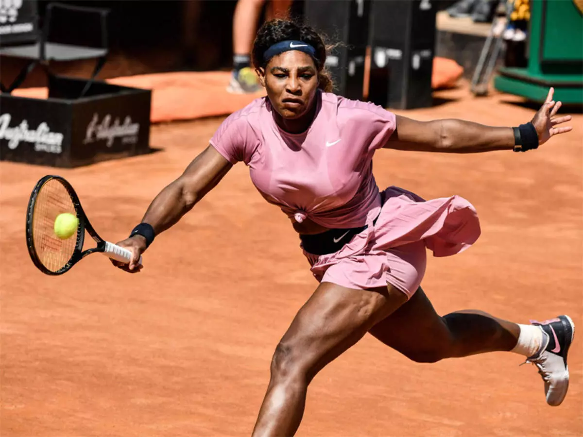 Serena Williams pataje sipò pou Naomi Osaka apre li te retire nan French Open