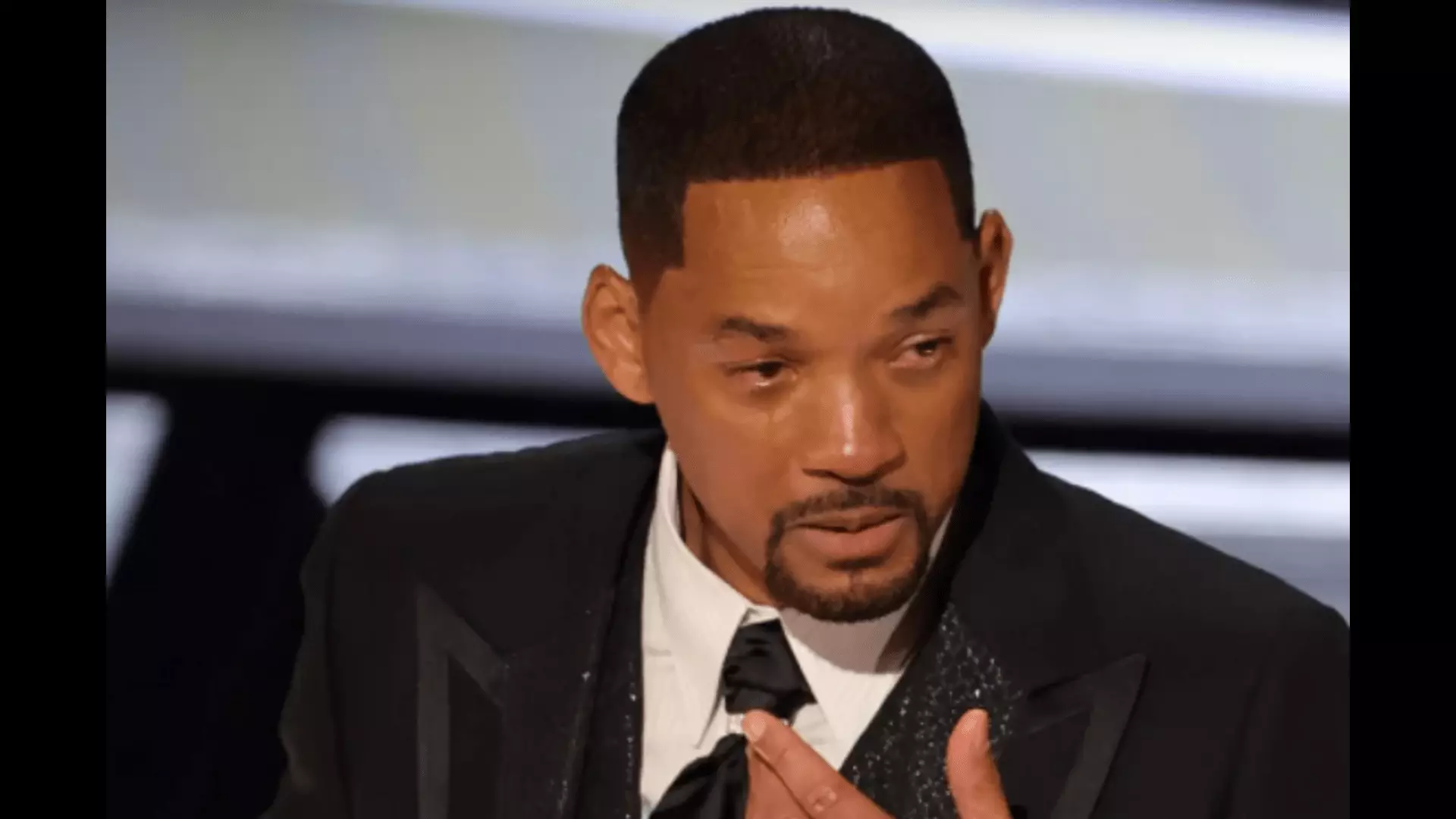 Will Smith reponn a yon entèdiksyon 10 ane nan Akademi an apre kalòt Oscar la