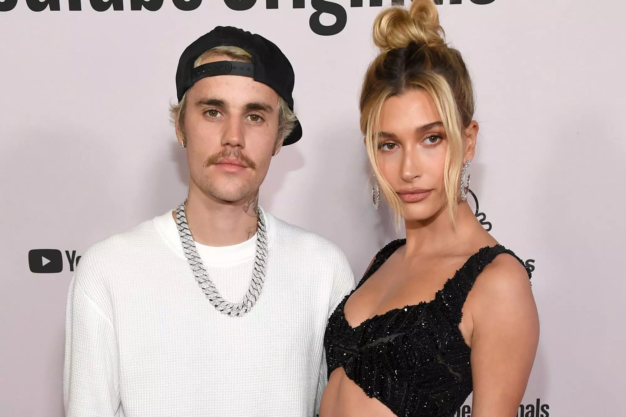 Justin Bieber og Hailey Baldwin hopper over GRAMMY-ene – her er hvorfor!