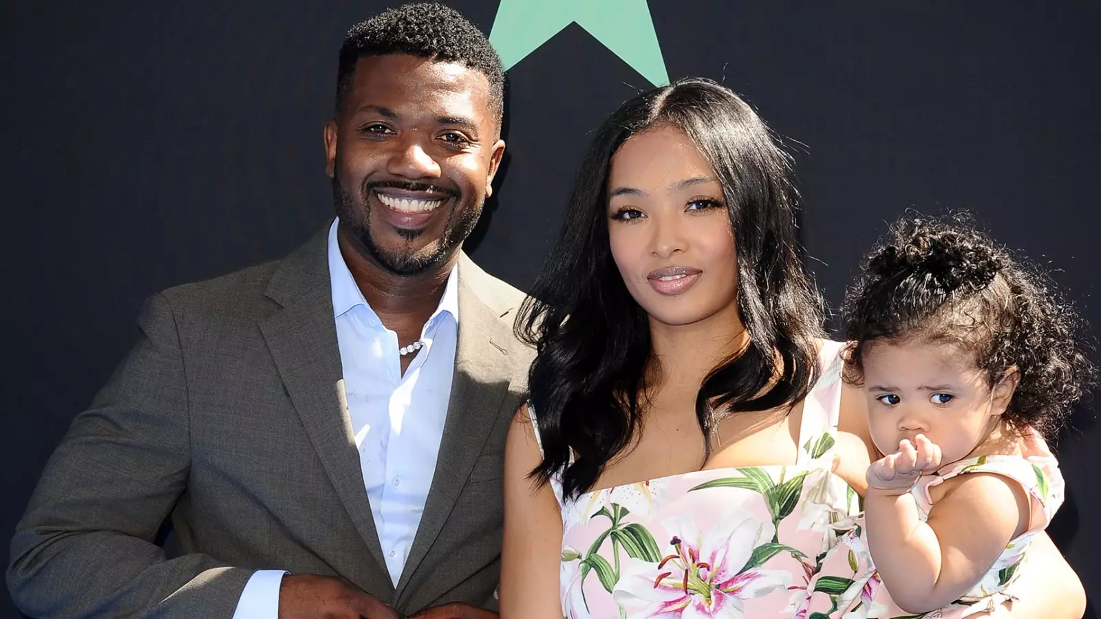 Ray J dia nametraka ny fisaraham-panambadiana tamin'ny Princess Love; Mangataka Fiarovana Iraisan'ny Ankizy