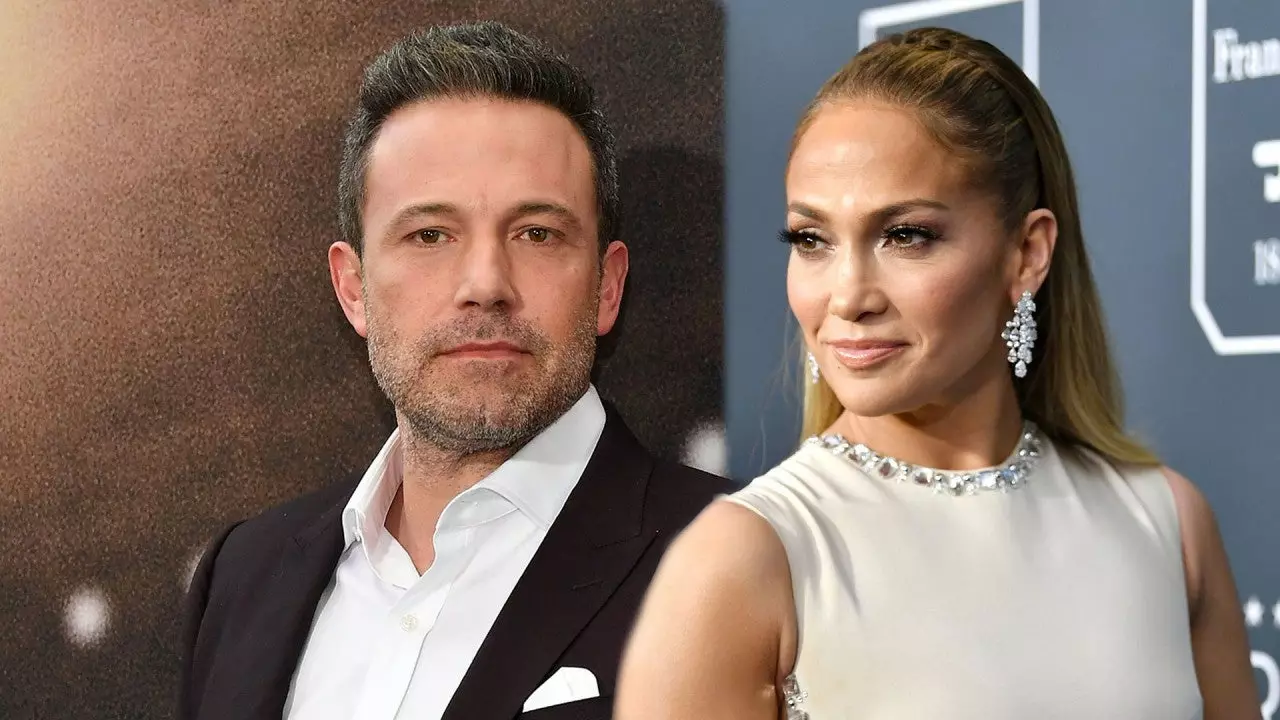 Ben Affleck sy Jennifer Lopez miara-mandeha amin'ny fialan-tsasatra mandritra ny herinandro ao anatin'ny tsaho momba ny fihaonana!