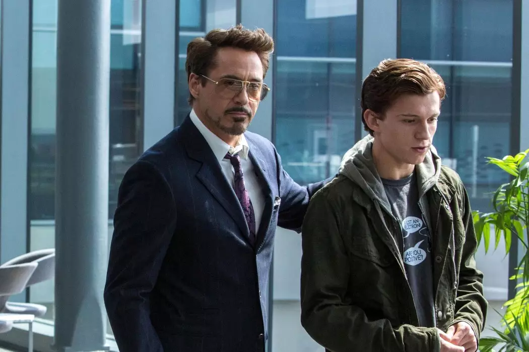 No Avengers Endgame wäert de Robert Downey Jr. mam Tom Holland erëm konnektéieren