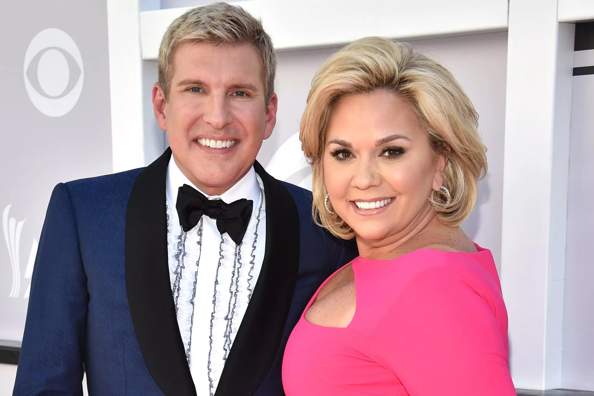 Todd Chrisley Bawer dike ku zewaca wî bi Julie Chrisley re ji ber şerekî qanûnî bihêz bû