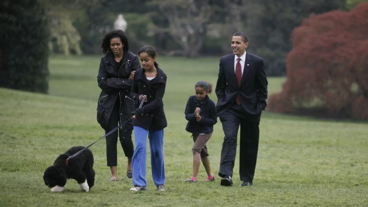 Barack en Michelle Obama bring hulde aan hul geliefde troeteldier nadat hulle 'totsiens' gesê het