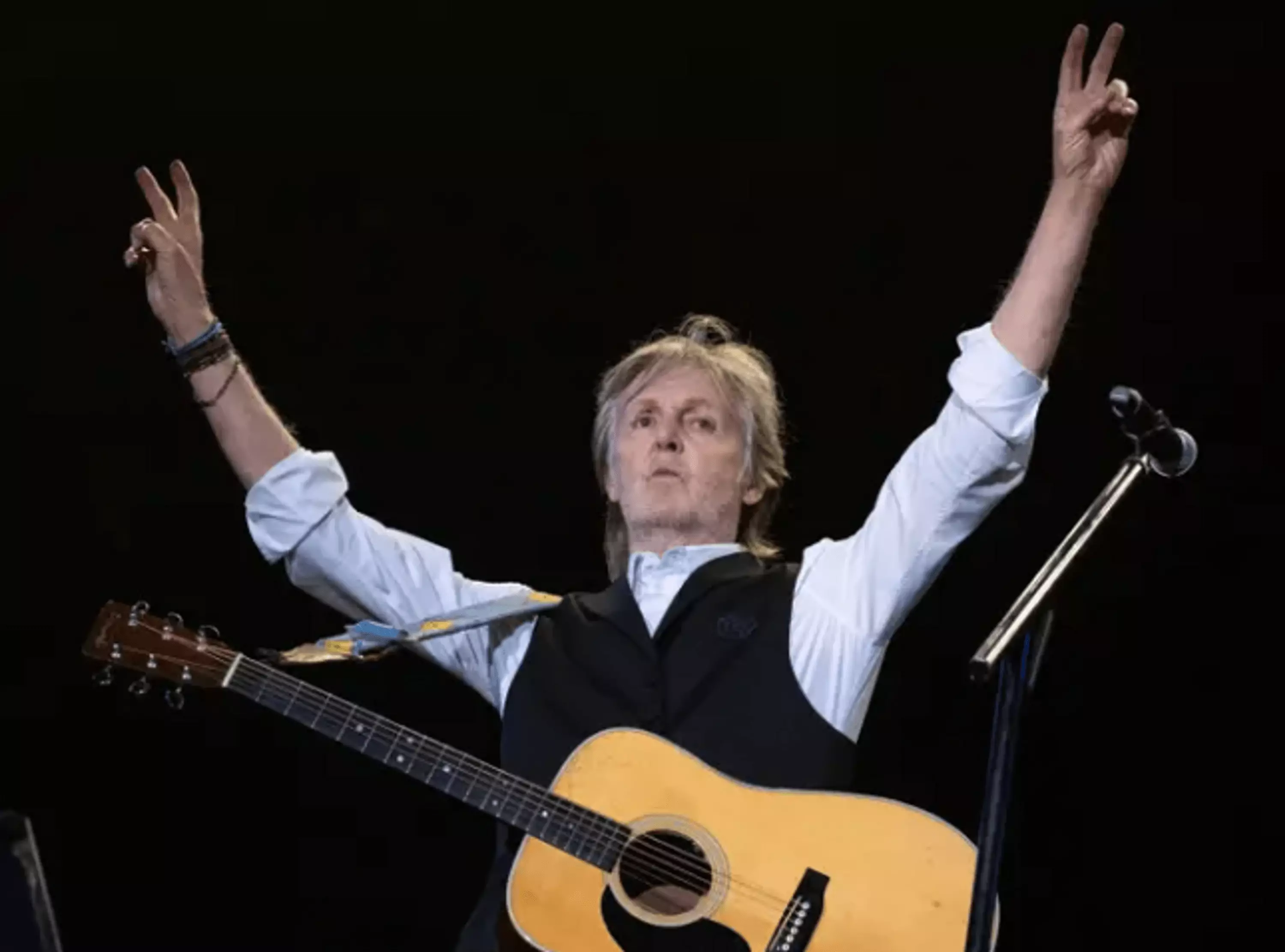 Paul McCartney သည် Glastonbury ပွဲတော်တွင် Johnny Depp ကို ထောက်ခံသည်။