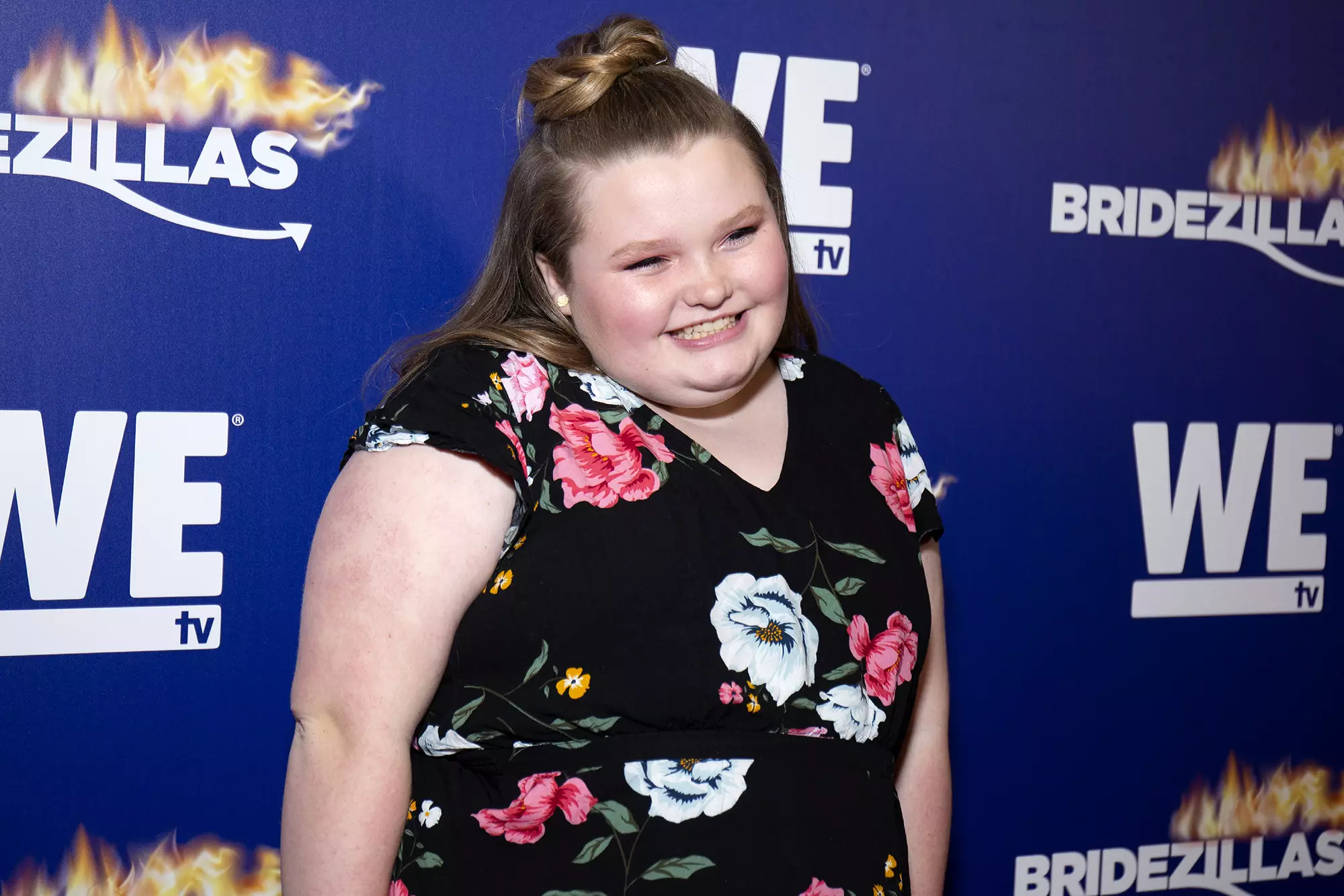 Alana Thompson e lauiloa foi o Honey Boo Boo e foliga mai e le o fiafia tele i lana malaga pa'u mamafa; Fai mai e leai sona fa'aosofiaga mo le faleta'alo po'o mea'ai