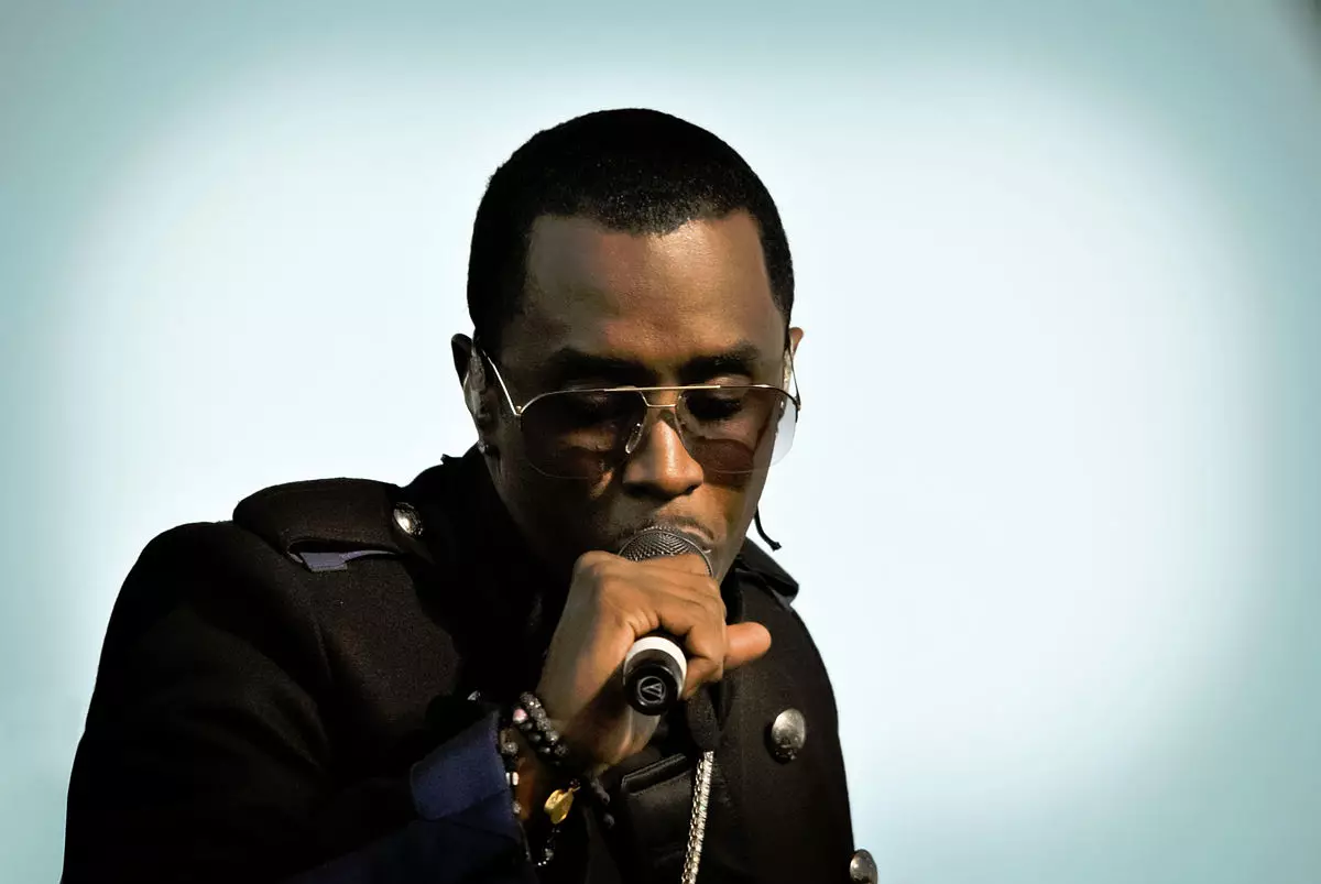 Diddy félicite Cassie pour l'avoir aidé tout au long du chemin