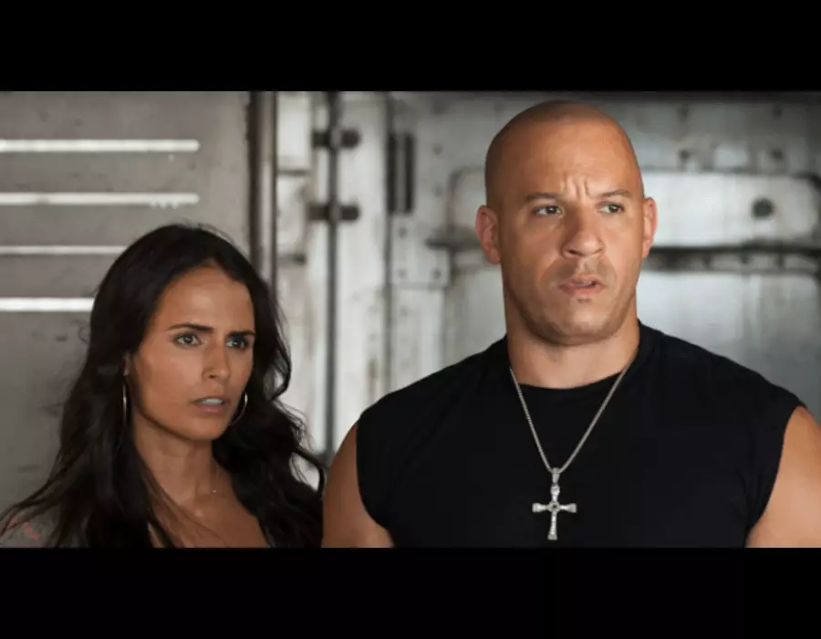 Vin Diesel otti pyynnön vakavasti. Paul Walkerin äiti pyysi poikaansa esiintymään Furious 10 -elokuvassa.