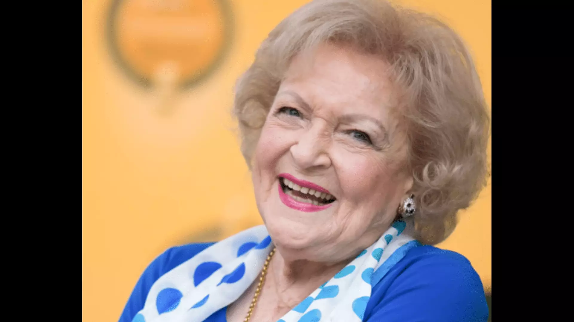 Late Betty White ගේ ජලාශ්‍රිත නිවස ඩොලර් මිලියන 7.95 කට අලෙවි වේ