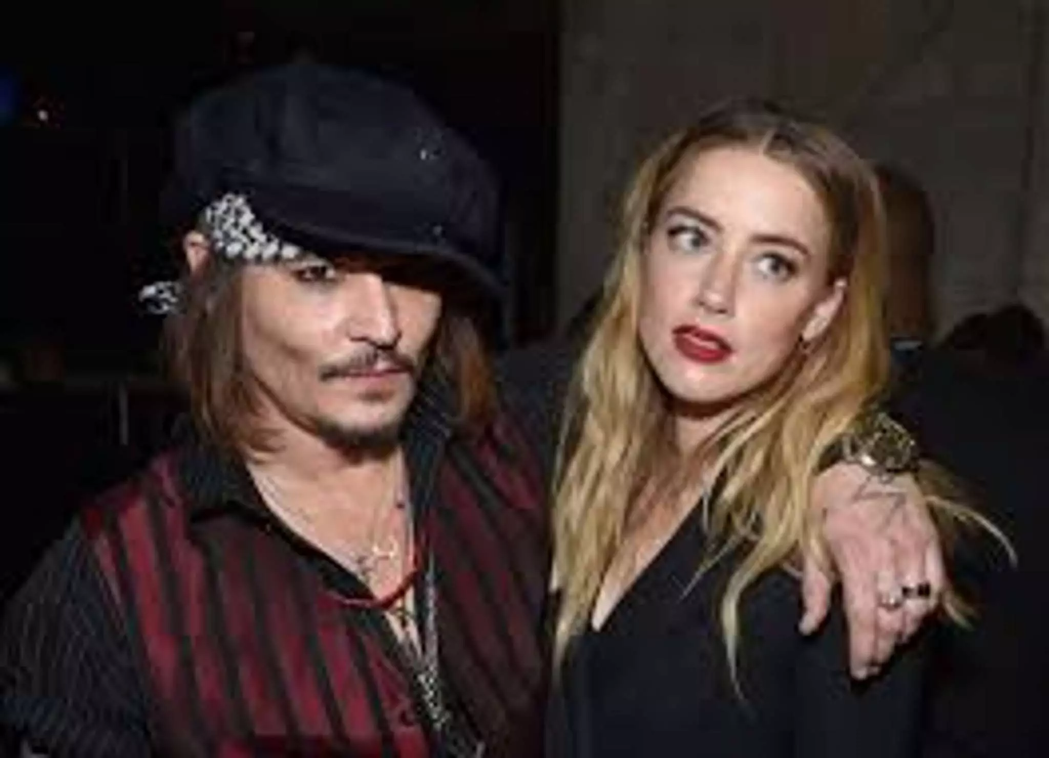 Amber Heard ari kunyora bhuku nezve kuroora kwake kwakashata kuna Johnny Depp