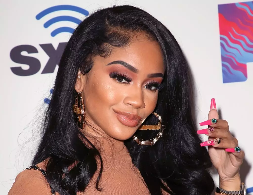 Saweetie raspa a cabeça e choca os fãs com sua explicação