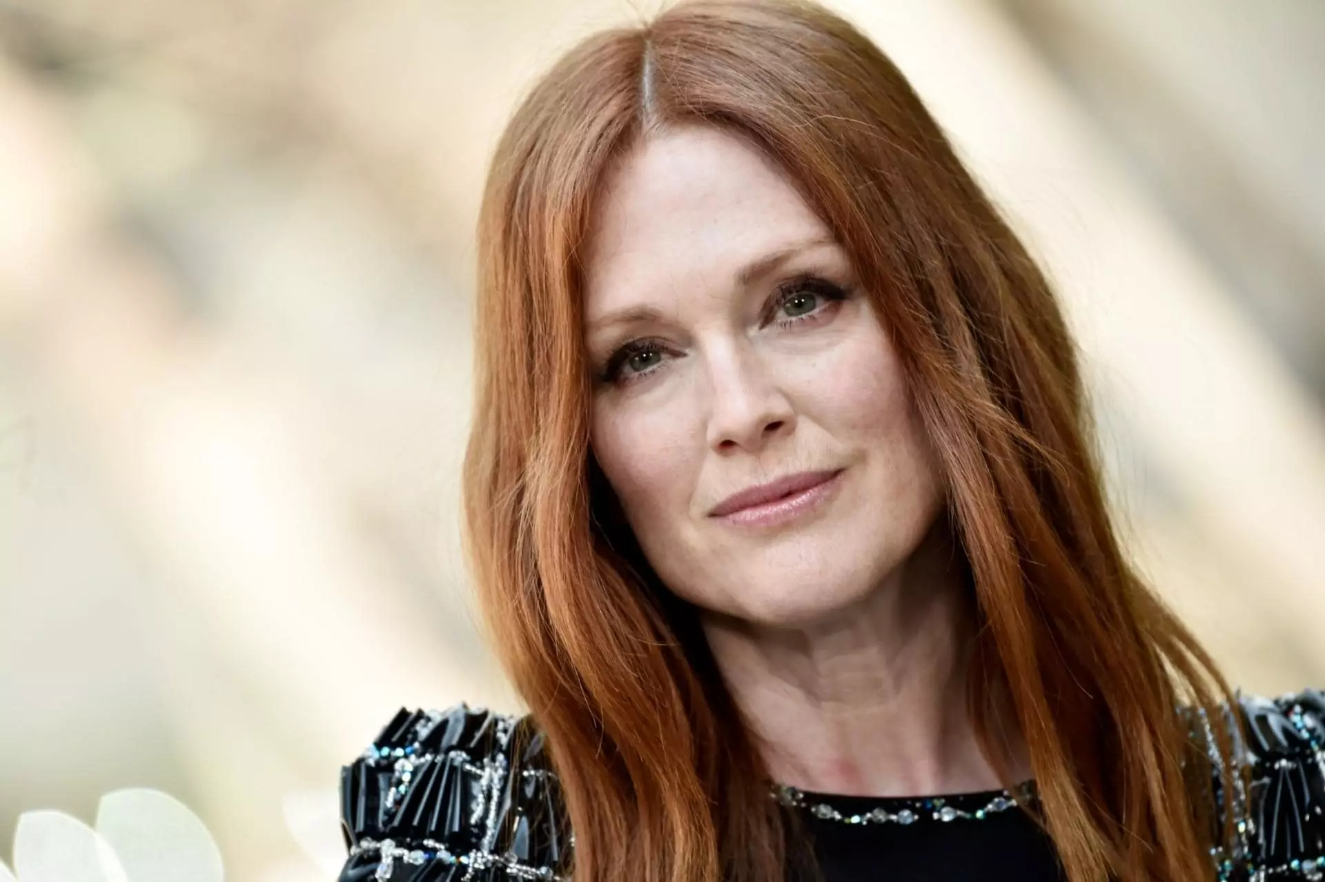 Julianne Moore segist ekki fá jafn borgað fyrir myndirnar sínar!