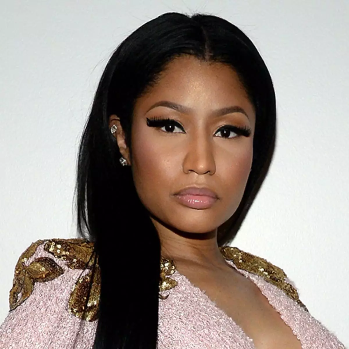 Nicki Minaj Ṣafihan Ẹbun Ti Gbogbo eniyan yẹ