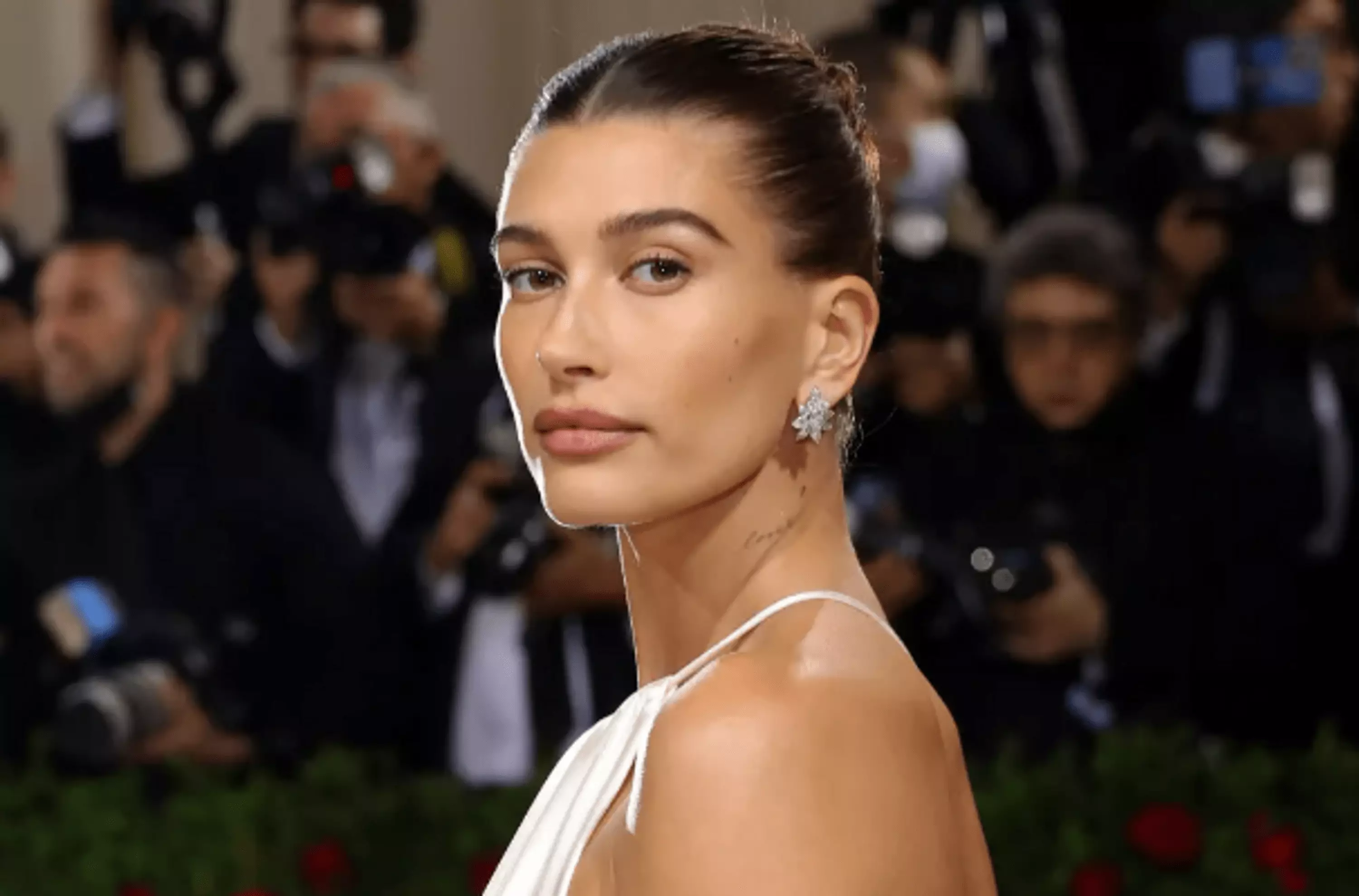 Hailey Bieber hélt kynningarveislu fyrir snyrtivörumerkið sitt Rhode