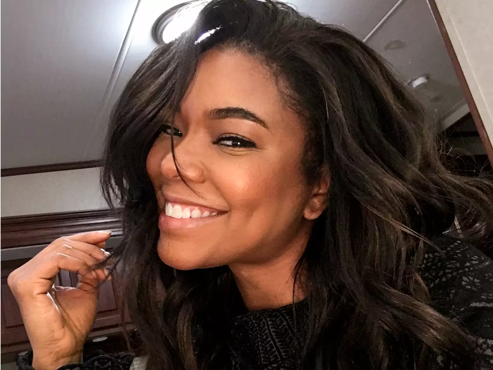 Gabrielle Union Shows Off Jos Flourishing Curls Ir Fans Are In Awe