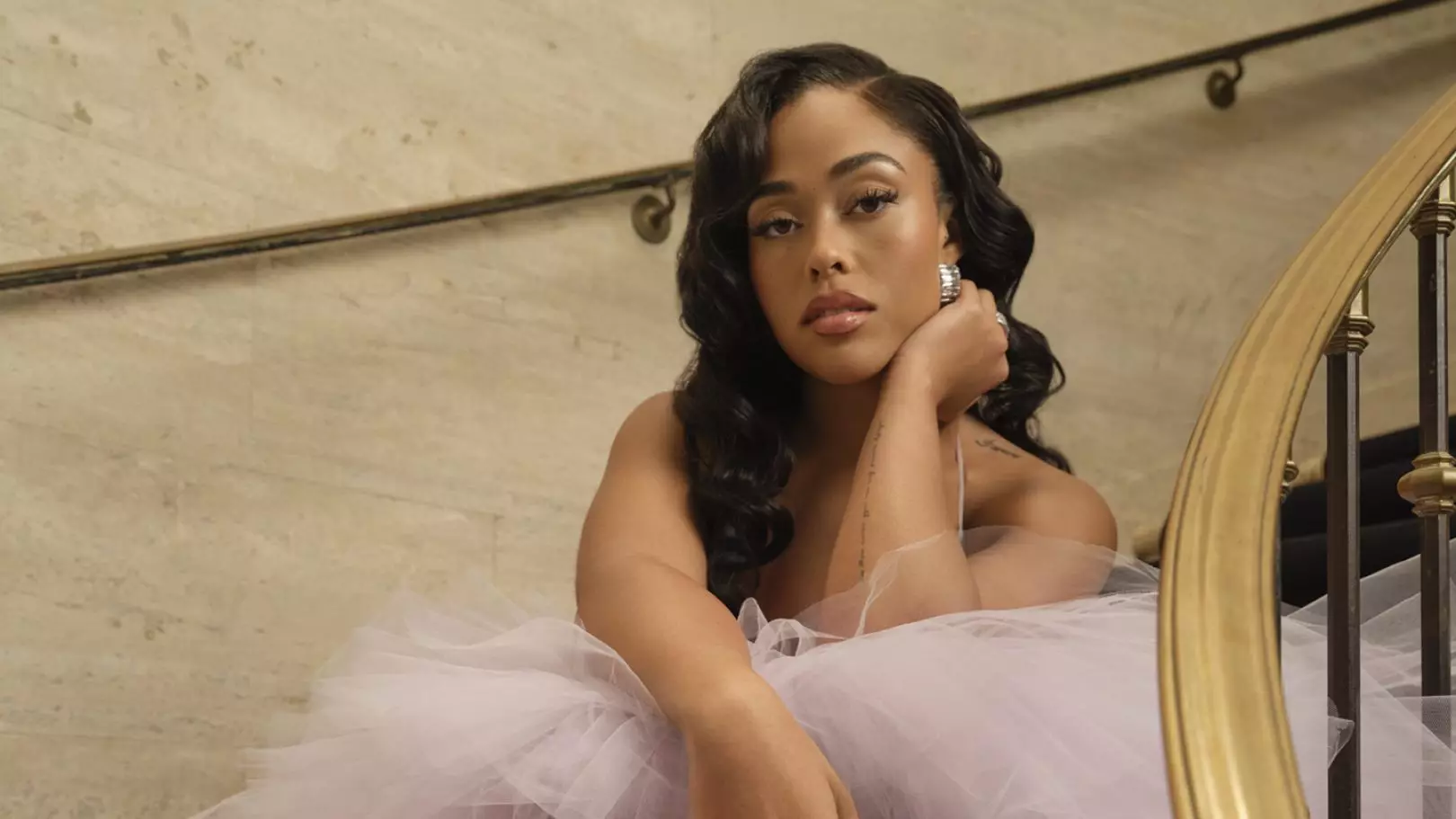 Jordyn Woods flechi sou 'Gram la ak kado li te resevwa pou Nwèl la