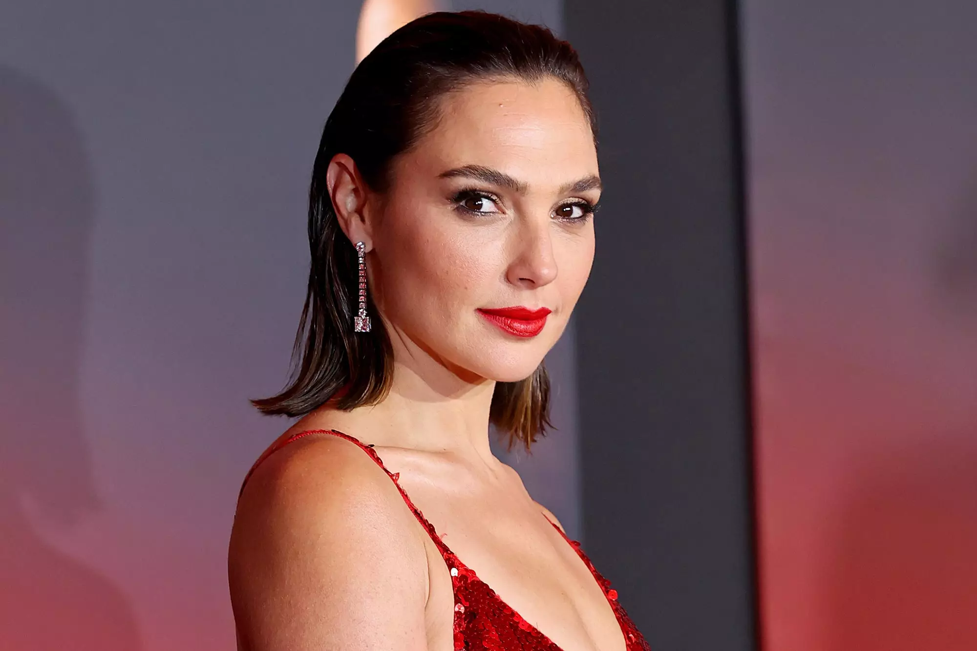 Gal Gadot Û Rachel Zegler Di Fîlma Berfa Spî ya Disney ya Zindî de Dileyizin