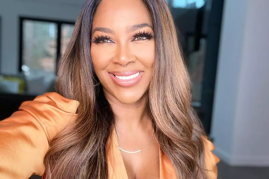 Dilê Kenya Moore Dişewite - Li dû Bûyerên Trajîk Di Êş Dike