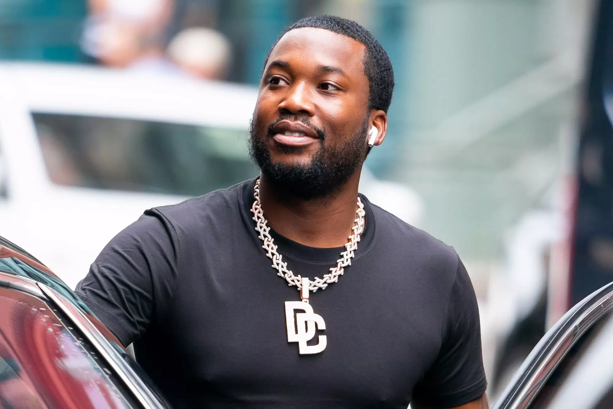 Meek Mill Nuduhake Sawijining Visual sing Ditemokake - Deleng Napa Dheweke Nampa Serangan Saka Penggemar