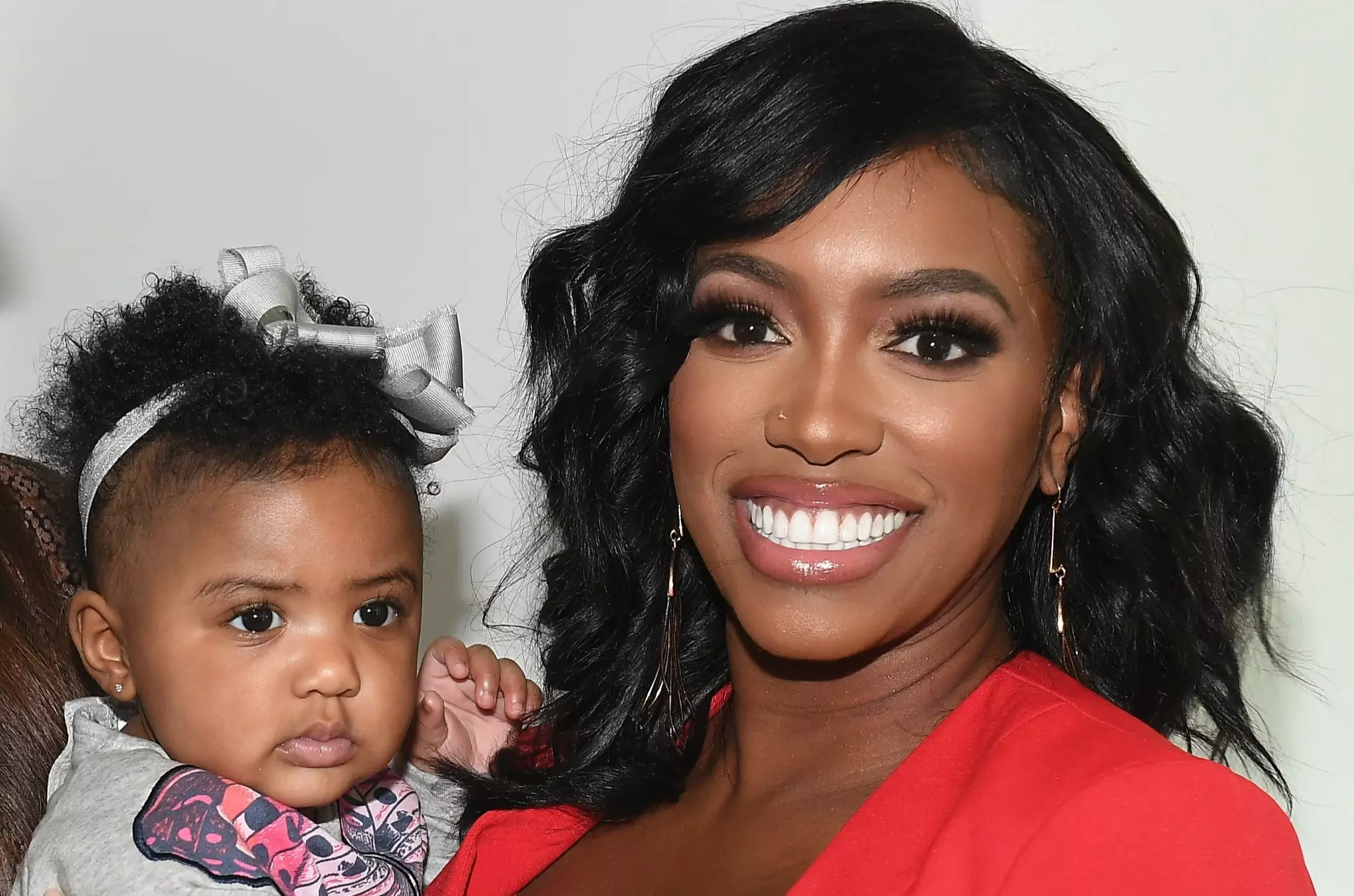 Porsha Williams deixa os fãs felizes com um novo conjunto de fotos com Pilar Jhena