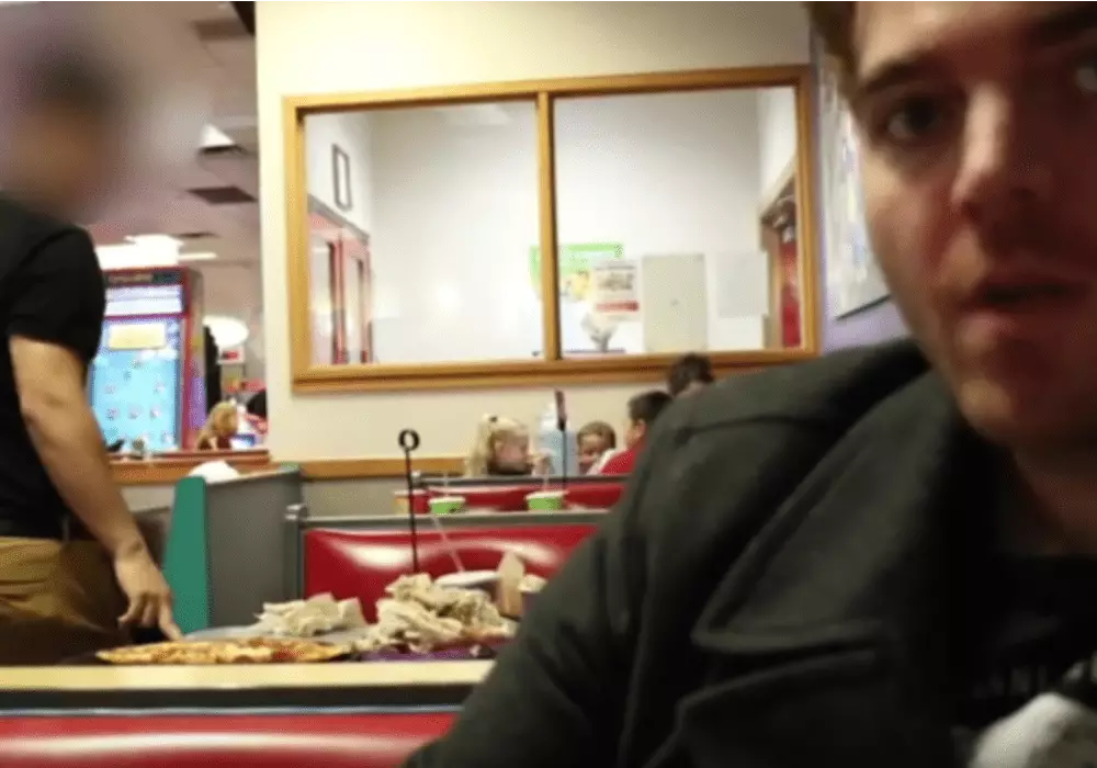 Shane Dawson sur Chuck E. Cheese est viral