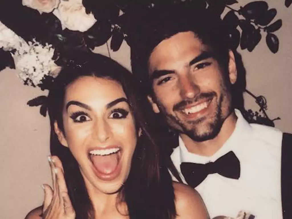 Bachelor Muri Paradise Alum Ashley Iaconetti na Jared Haibon Gushyingirwa Mubukwe Bwumugani 28672_0