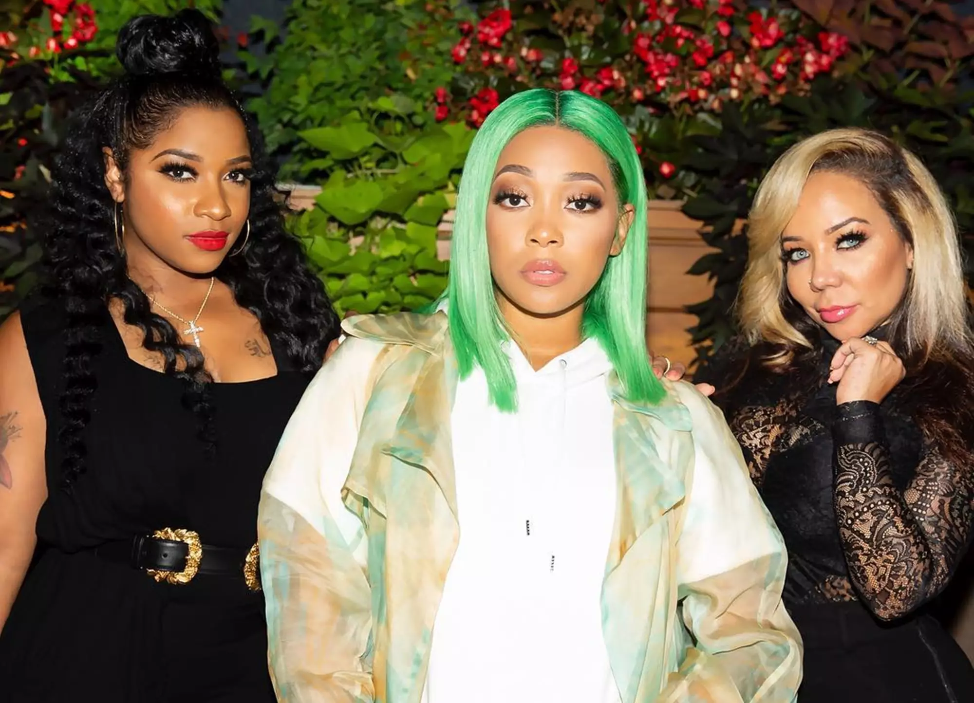 Toya Wright akiwa na Tiny Harris na Monica Brown na Mashabiki Waita 'Lit Trinity'