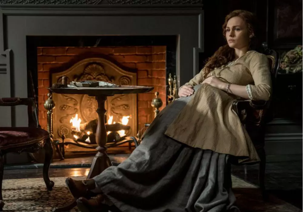 Outlander dia namoaka sary vaovao an'i Brianna bevohoka tsy misy Roger