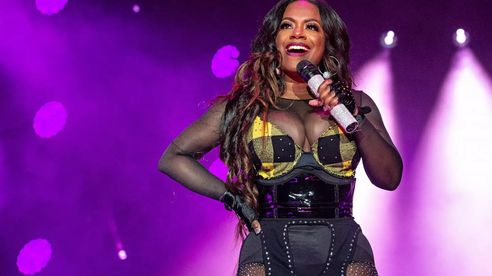 Kandi Burruss tem um novo episódio de 'Speak On It'