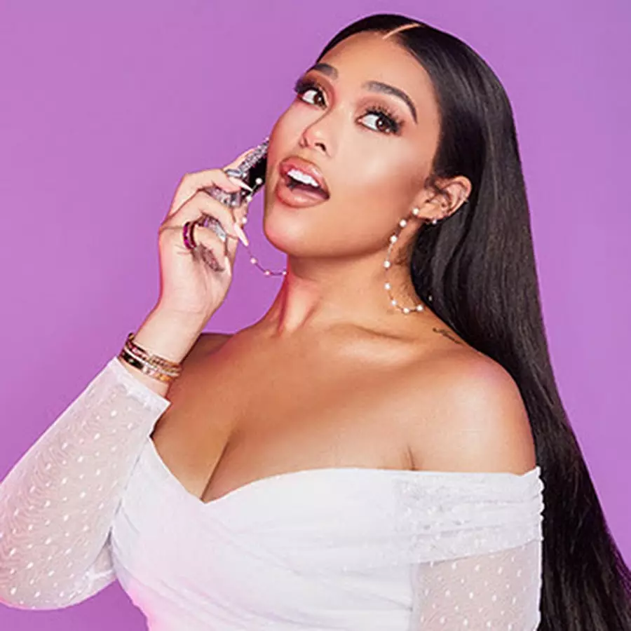 Jordyn Woods' bassengbilder har fans som sier at de forstår hvorfor Kylie Jenner var så sjalu