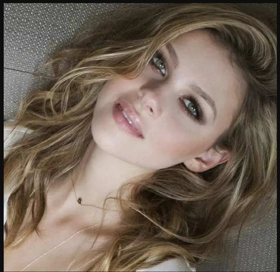 Dem Nicola Peltz säin neien Diamantring no £ 3m Hochzäit