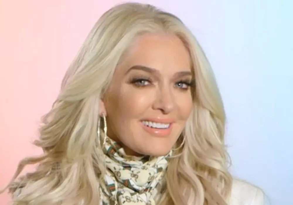 RHOBH – Erika Jayne atvirai kalba apie savo lytinį gyvenimą su savo 80 metų vyru Tomu Girardi