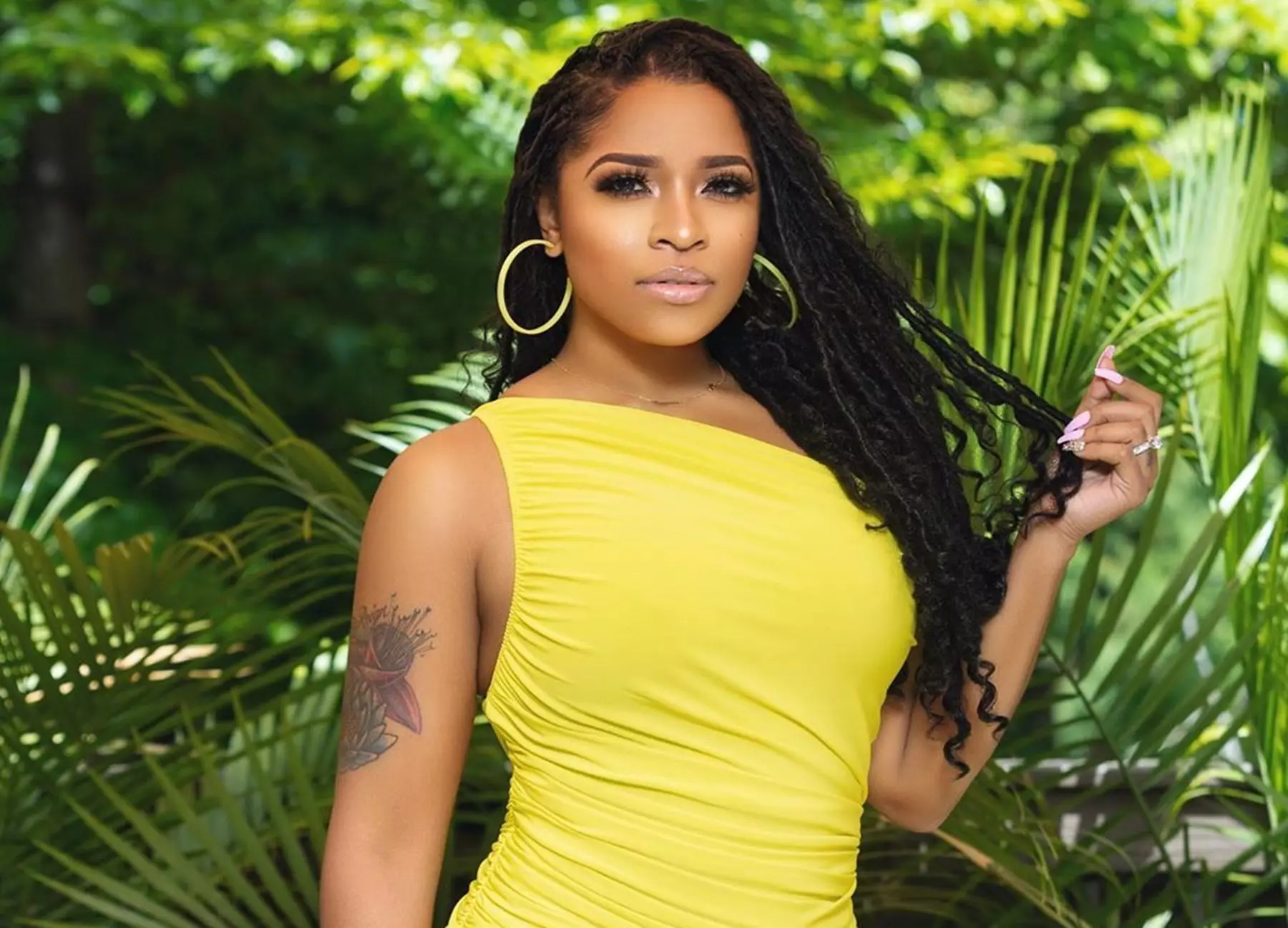 Toya Johnson dielt in swiete fideo mei Reign Rushing