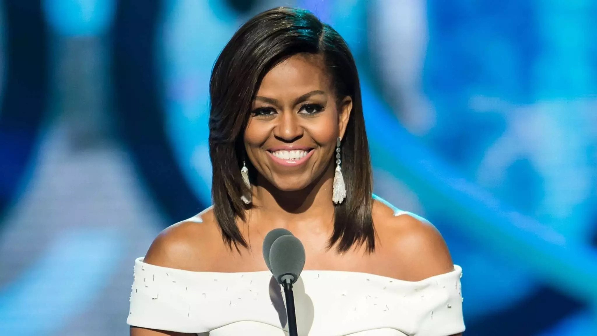 Michelle Obama Yn Postio Neges Gysur Yng nghanol Argyfwng Coronafeirws Ac Yn Cynnig Ffyrdd Rhyfeddol I Helpu Eich Cymunedau! 50960_0