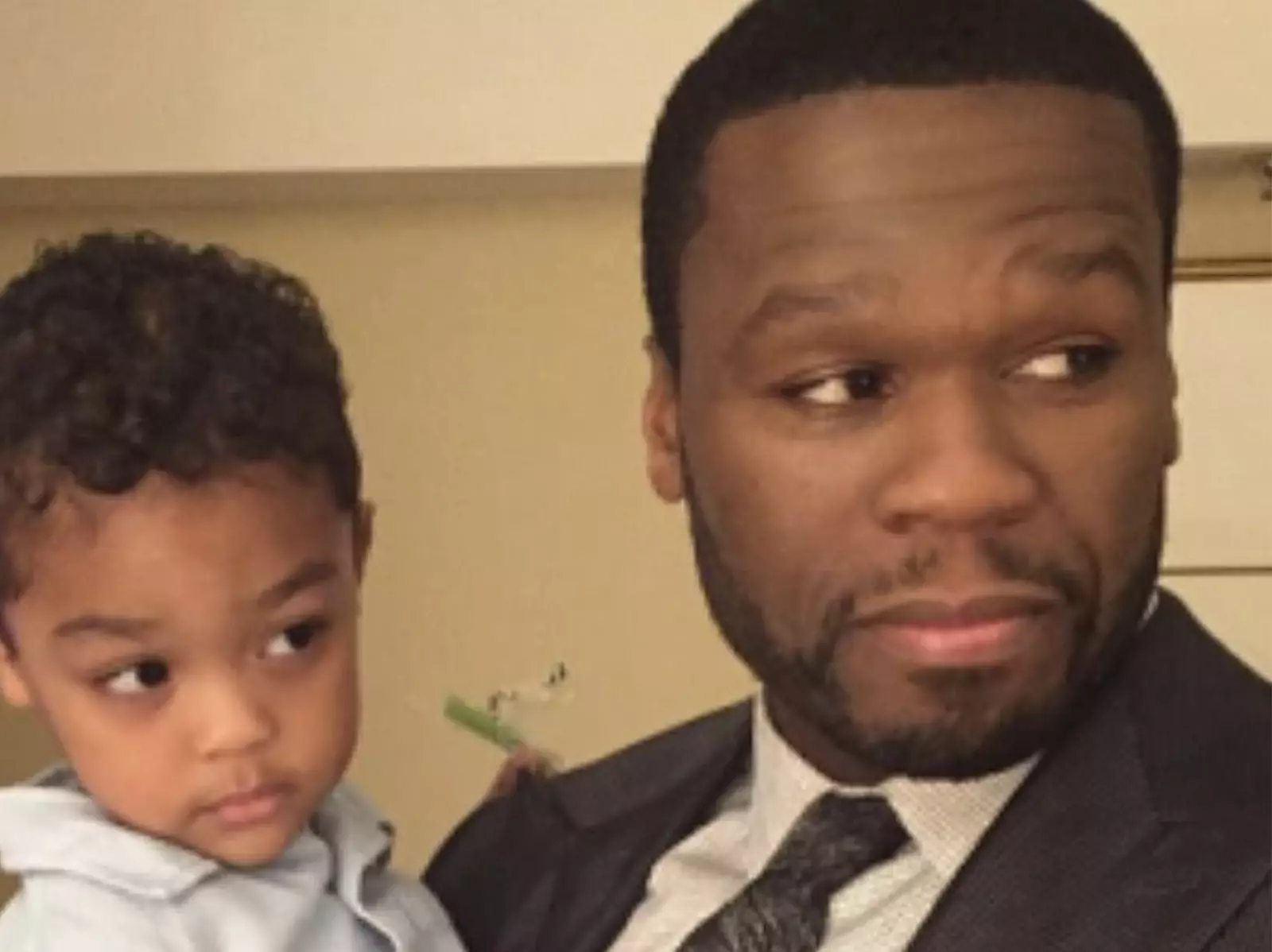 50 Cent Nyéwakeun Hiji-hijina Dua Kaulinan anu Dibuka deui Toko 'R' Us Pikeun Putrana! 53083_0