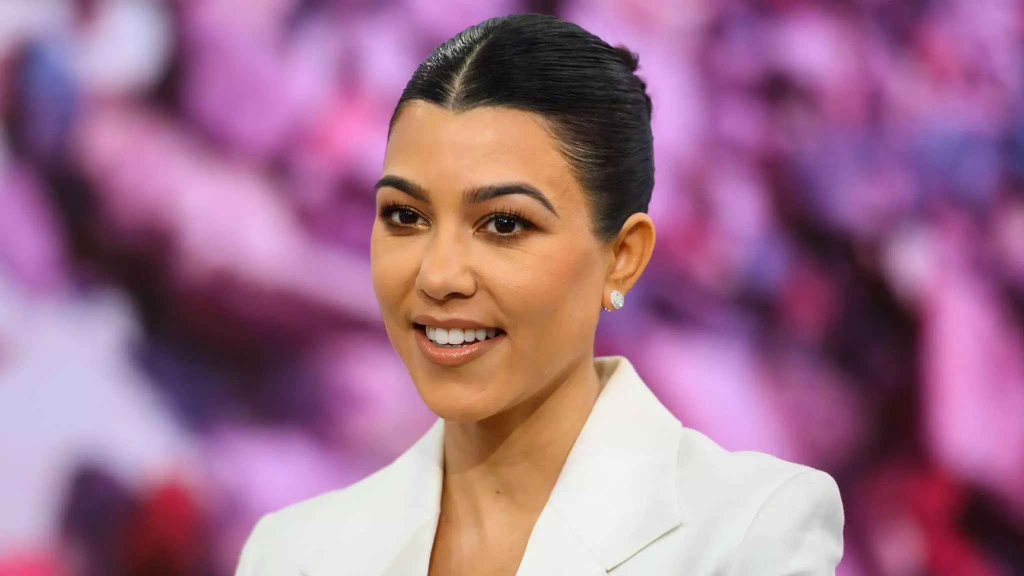 KUWK: Kourtney Kardashian Akanusha Tetesi Za Ujauzito Lakini Anadokeza Kuwa Anataka Kweli Kupata Mtoto Mwingine! 53644_0