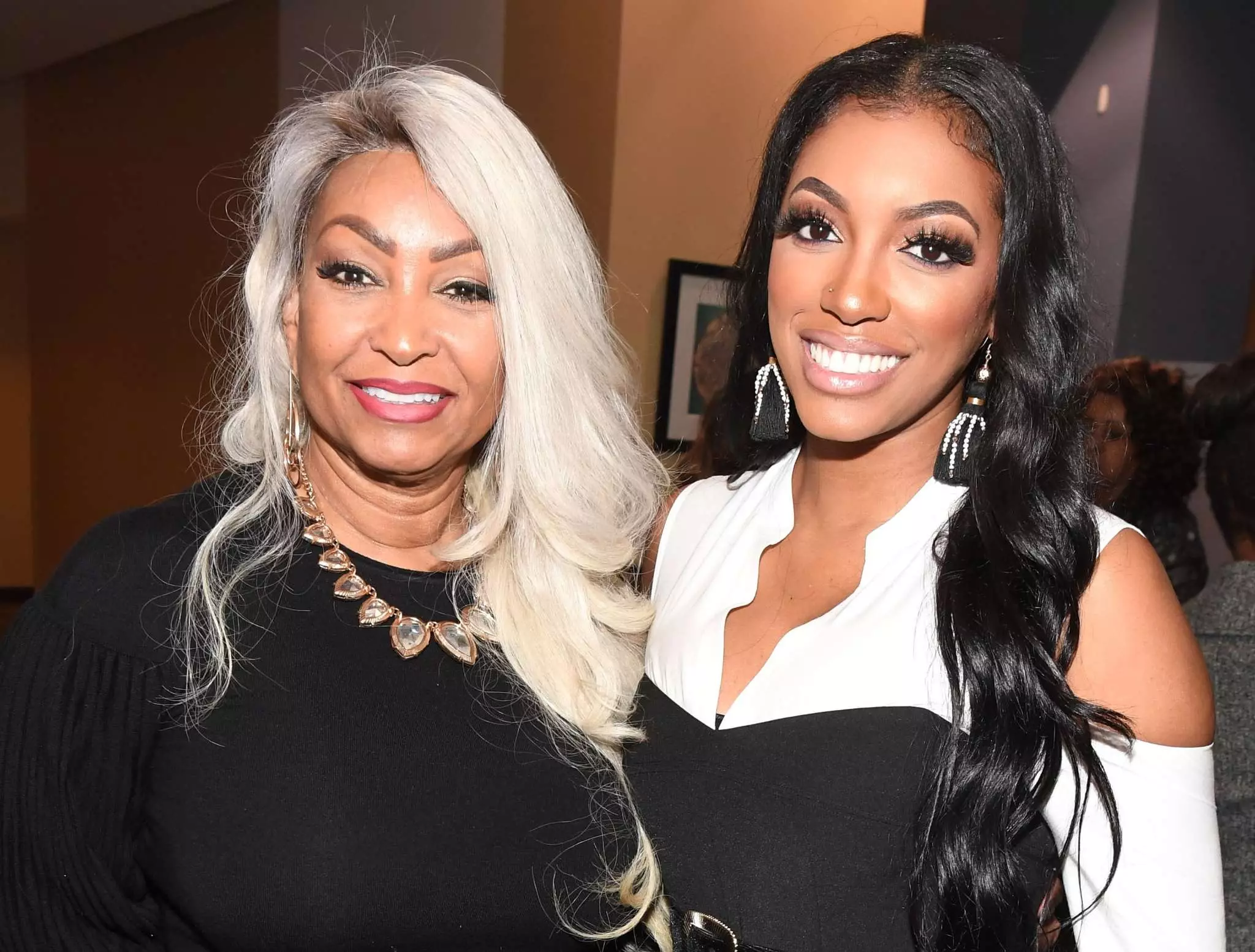 Porsha Williams Ta Cika Yarjejeniya Da Mahaifiyarta, Ms. Diane - Duba Buga Ta