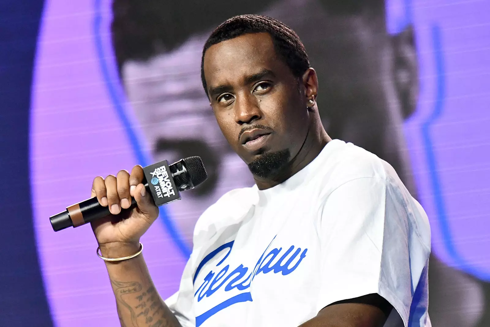 Diddy kaže da se jednom probudio sa '15 žohara na licu' kako je odrastao, a internet mu se dan na terenu ruga!