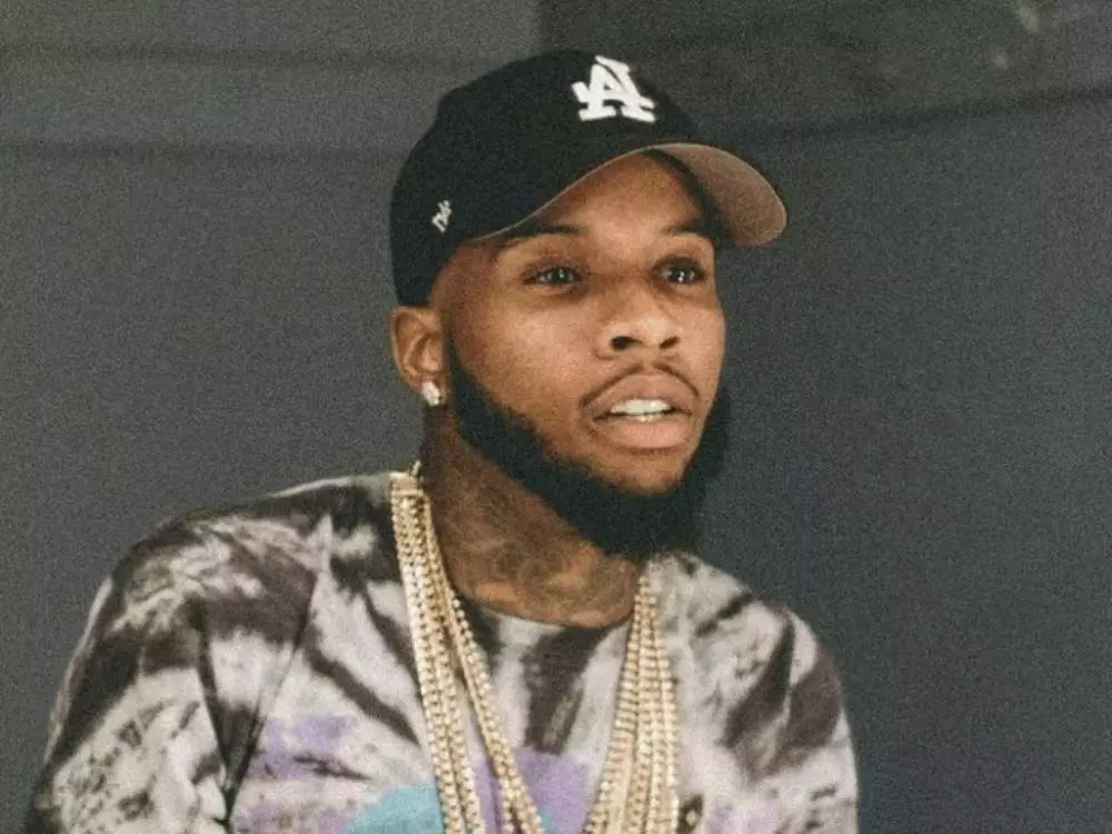 Tory Lanez giria Celiną Powell už tai, kad ji buvo „tikra“ nutekėjusio telefono skambučio metu