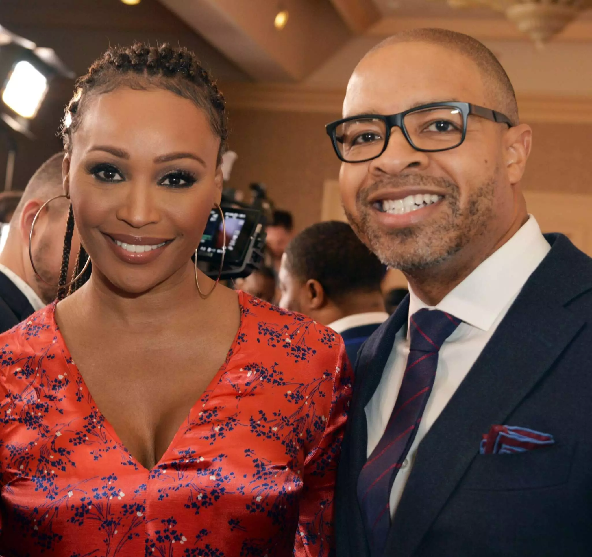 Cynthia Bailey tiltaqa' fuq il-banda tat-tieġ tagħha - Iċċekkja r-Ritratti Tagħha