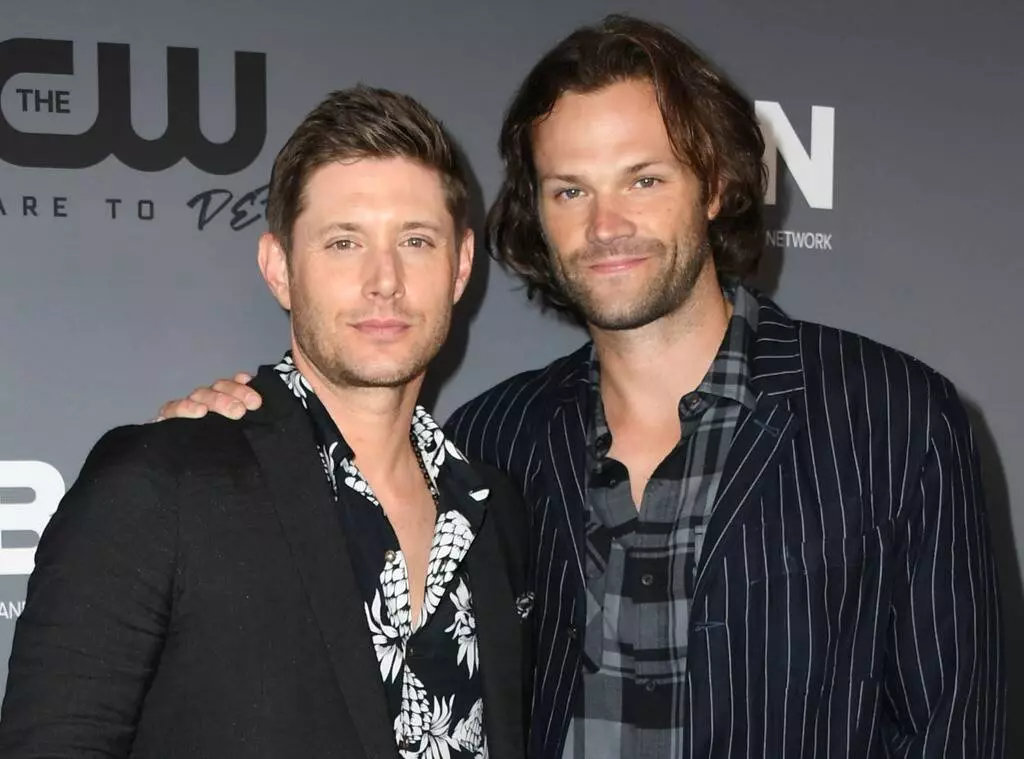 Jared Padalecki phản ứng trước thông báo về tiền truyện siêu nhiên của Jensen - Nói rằng anh ấy đã 'bị bỏ rơi' Anh ấy phải tìm hiểu về nó từ Twitter!