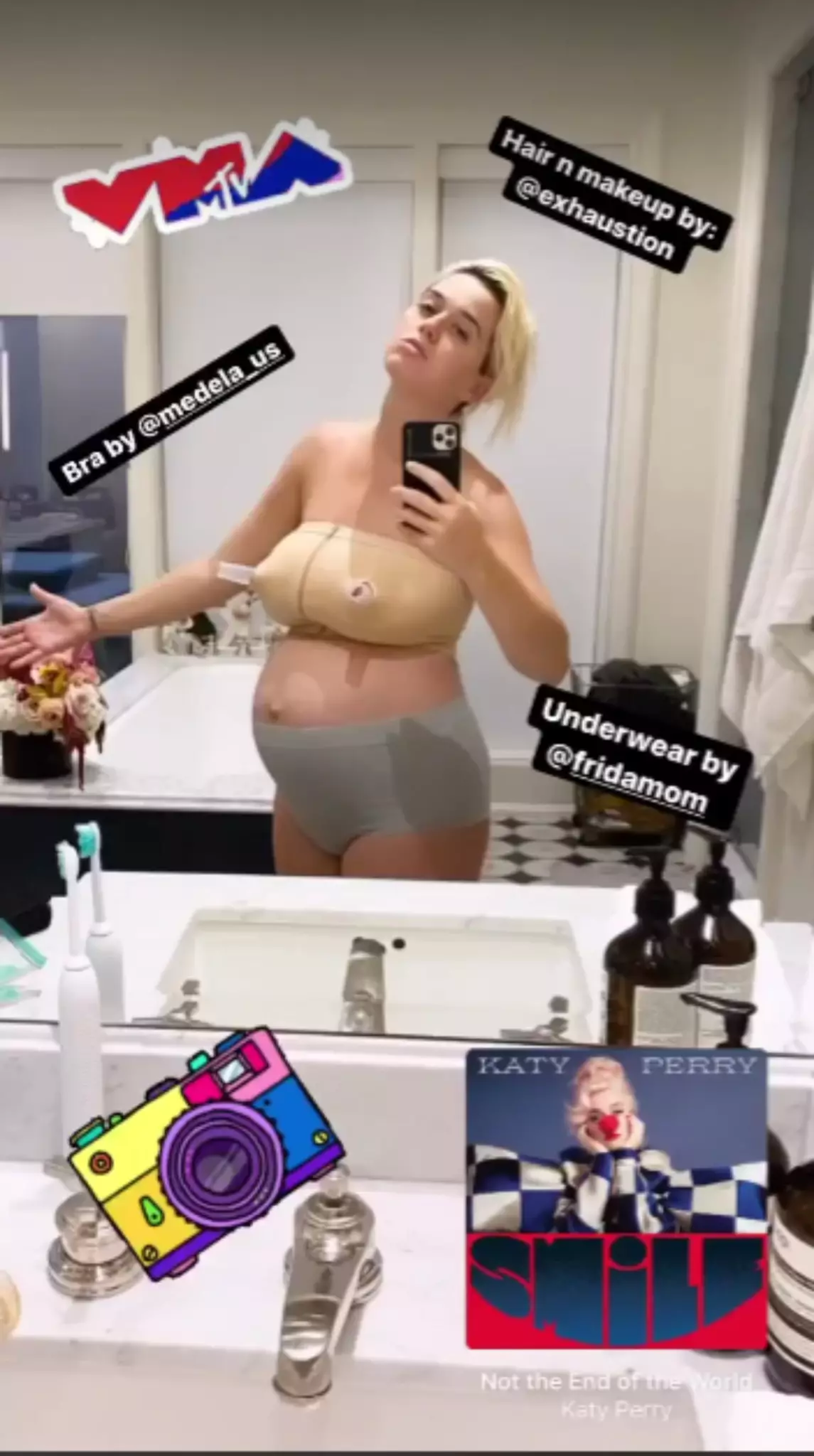 Katy Perry Ikomeza Nukuri Na Post-Partum Tummy Ifoto Nyuma yo Kubyara Umukobwa Daisy Inuma Bloom - Reba Ifoto! 7679_2