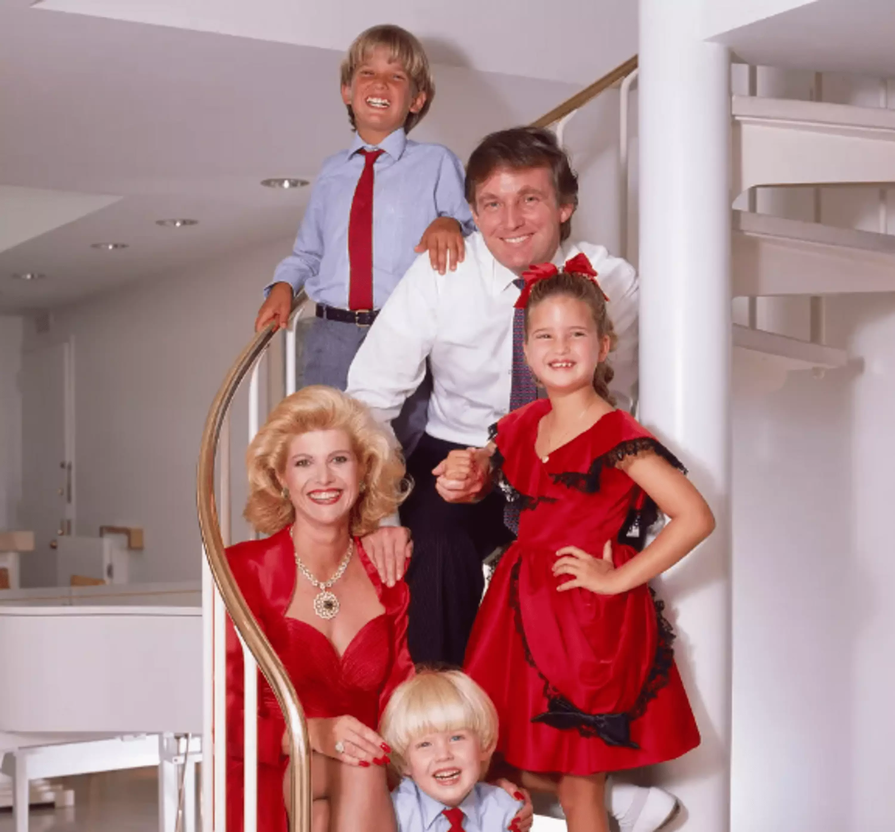 The New York Post a raportat că celebrul model și femeie de afaceri Ivana Trump, soția lui Donald Trump, a fost găsită moartă în apartamentul ei.