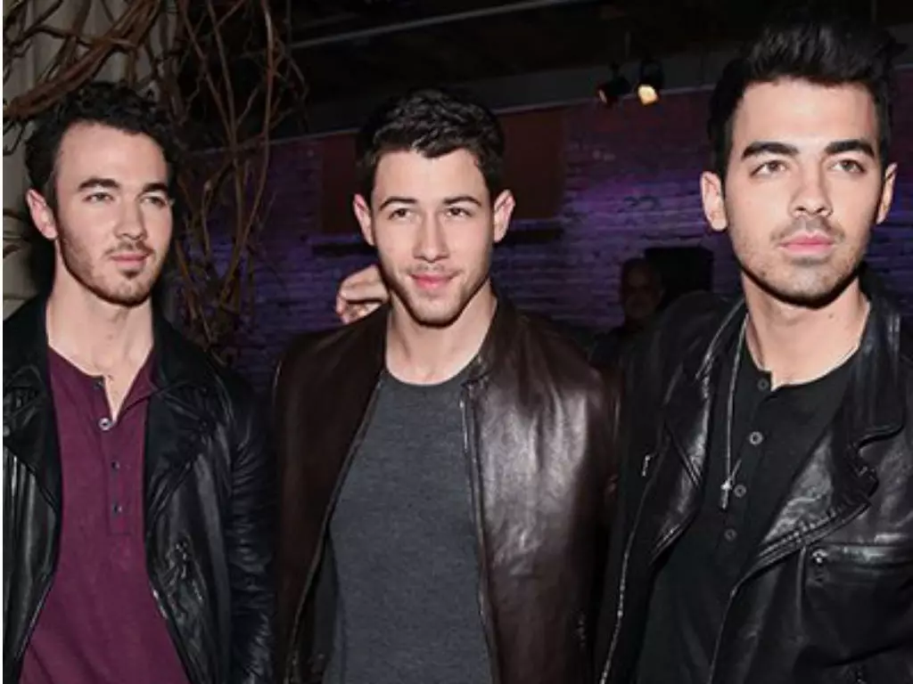 Ny fihaonan'i Jonas Brothers sy ny vaovao 'Sucker' tokana vaovao dia maniraka mpankafy