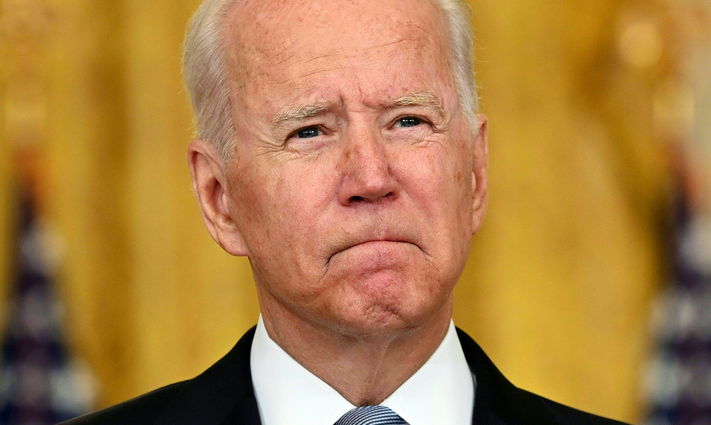 Thawj Tswj Hwm Joe Biden ntog ntawm nws lub tsheb kauj vab ntxiv roj rau qhov twb tau tshaj tawm lus xaiv txog nws txoj kev noj qab haus huv tsis zoo