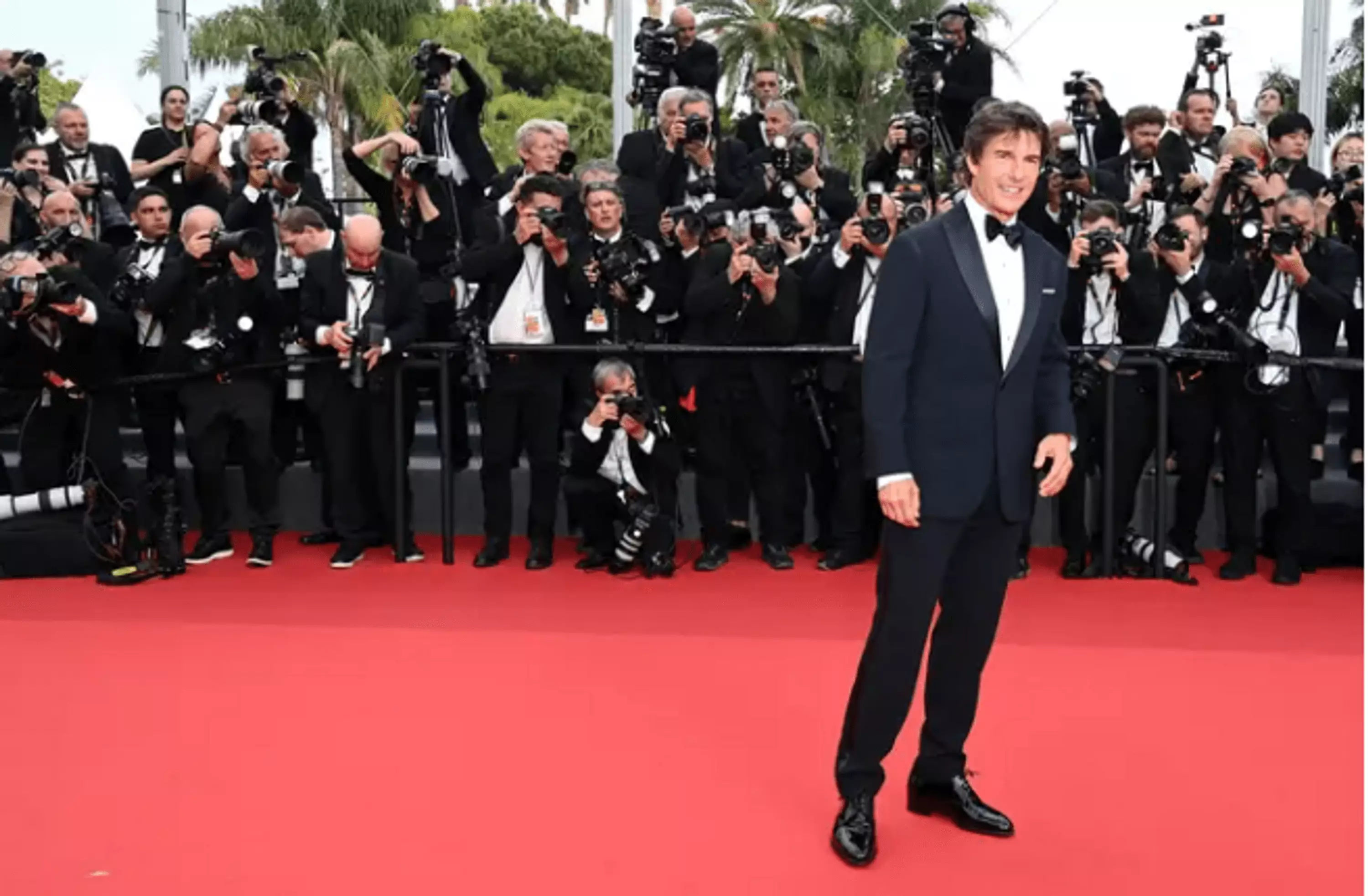 Ukhaphethi obomvu wombukiso wokuqala we-'Top Gun: Maverick' ku-Cannes Film Festival