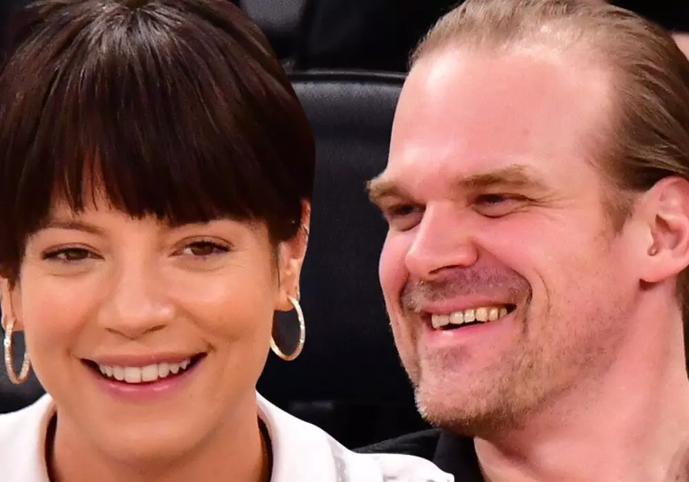 Lily Allen Na David Harbor Spark Tetesi Za Uchumba Na Chapisho Mpya La Instagram